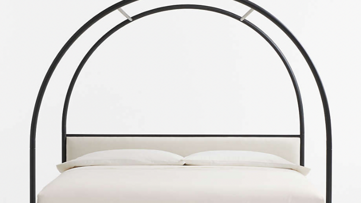 Give A Hand | Takiyas Dream Bed